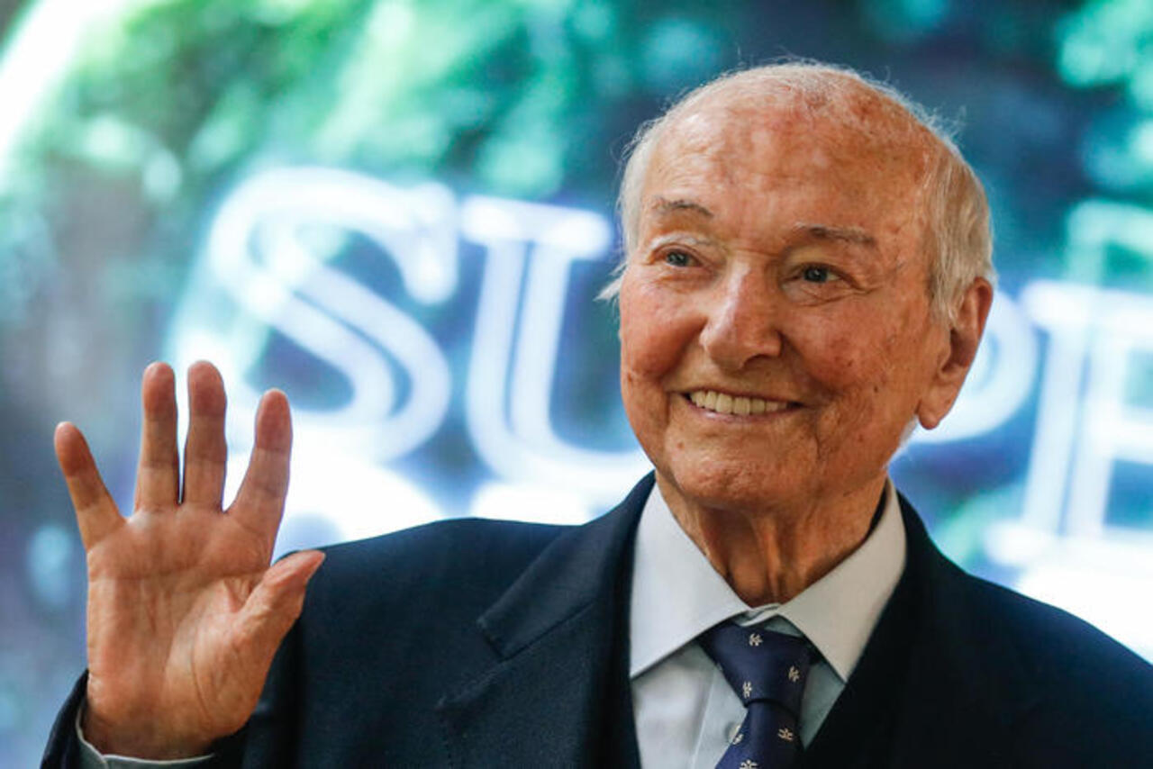 Addio a Piero Angela, il più famoso divulgatore scientifico italiano ...