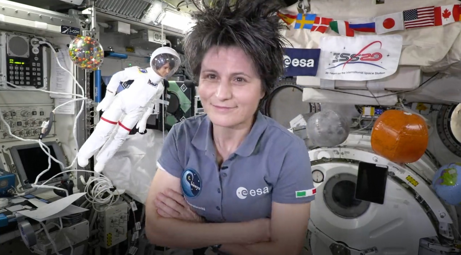 Come funzionano le mestruazioni nello spazio? La risposta di Samantha Cristoforetti | Passione ...