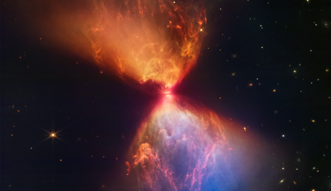 Questa clessidra infuocata fotografata dal James Webb mostra la ...