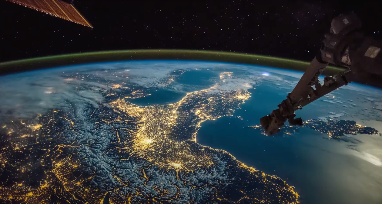 Straordinario video della Terra in 4k dallo spazio per l'Earth Day ...