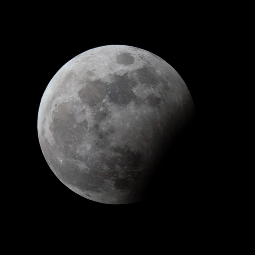 Eclissi parziale di Luna: guarda le foto più belle! | Passione Astronomia